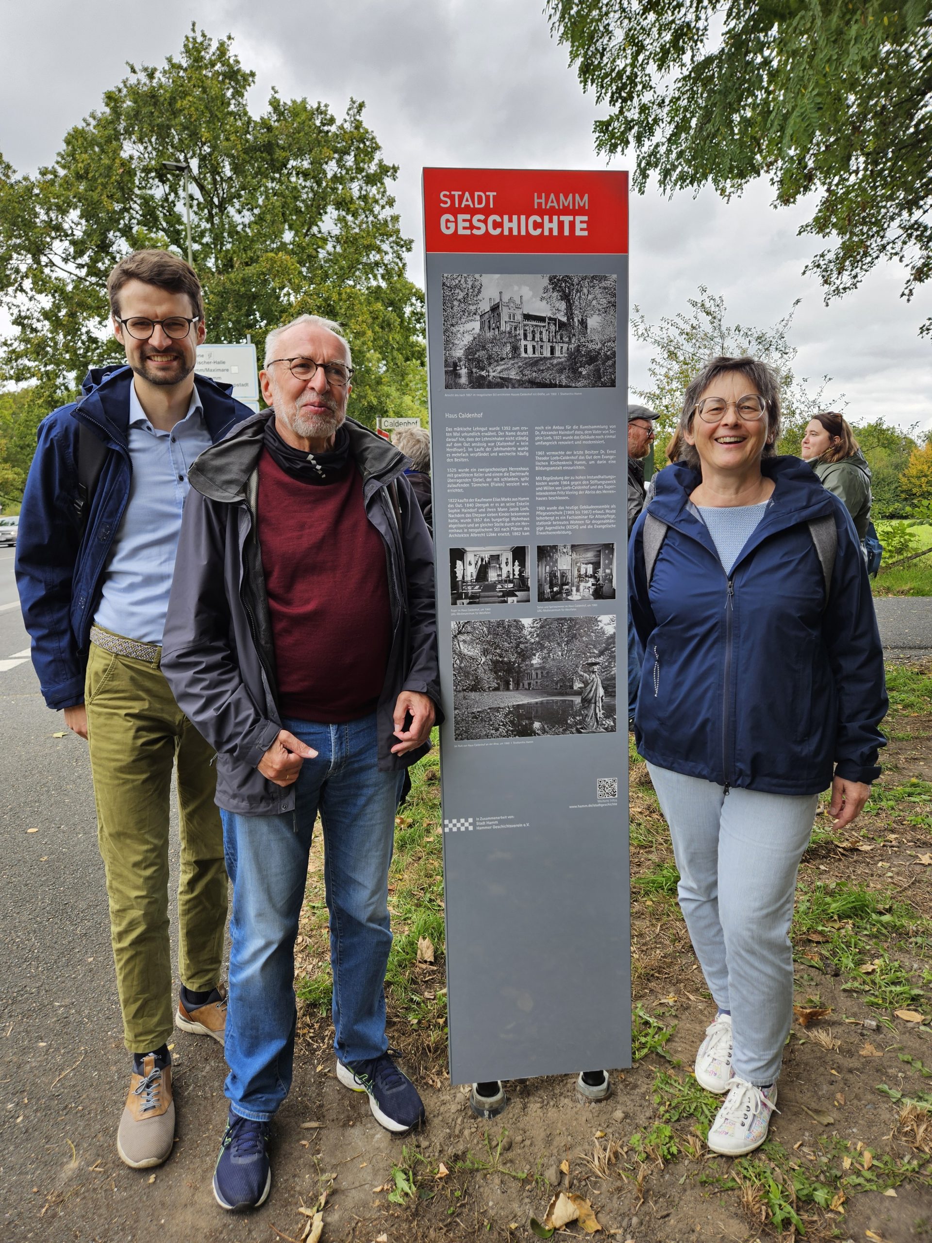 Neue Stele am Haus Caldenhof eingeweiht! – Ratsfraktion in Hamm